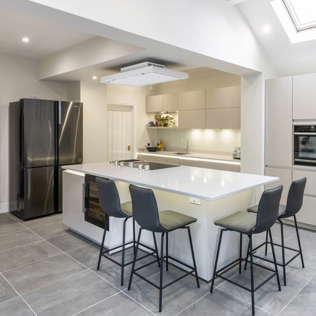 Nuvola Recirculating Ceiling Cooker Hood | 950m³/hr | No Ducting Needed